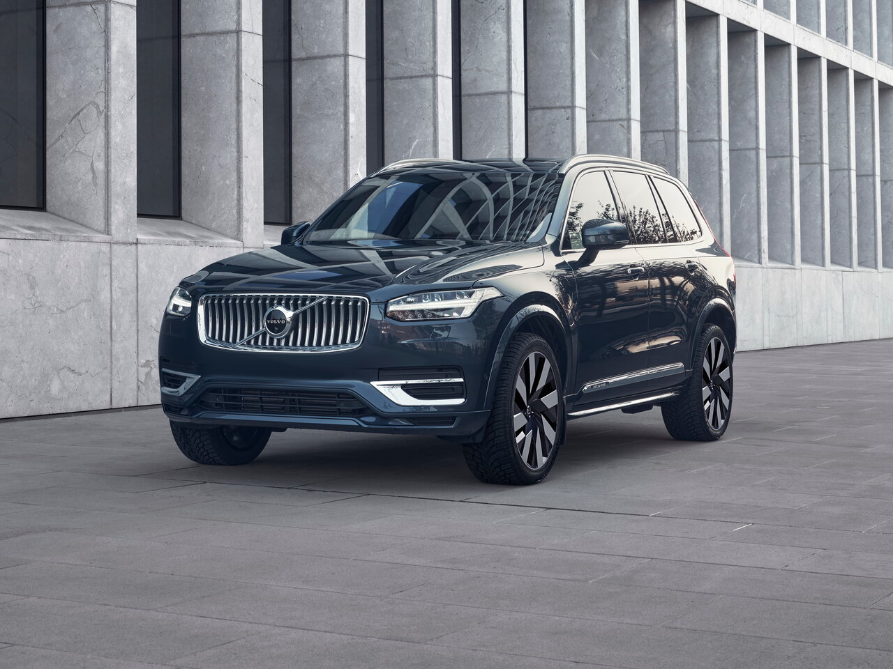 Volvo XC90: The Pinnacle of Swedish Luxury SUVs | CarBee Blog - Carbee.org